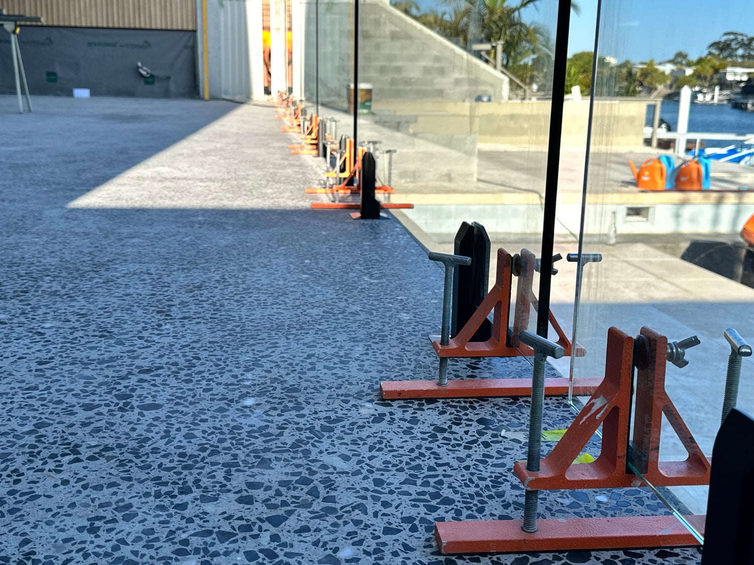 How to use GlassMate to install Frameless Glass Balustrading with spig ...